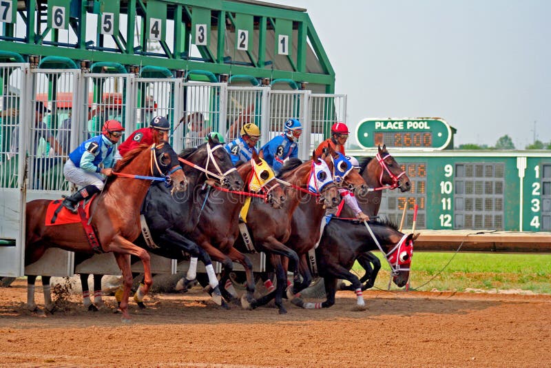 Comienzo el tropezar imagen editorial. Imagen de tropiezo - 5193225