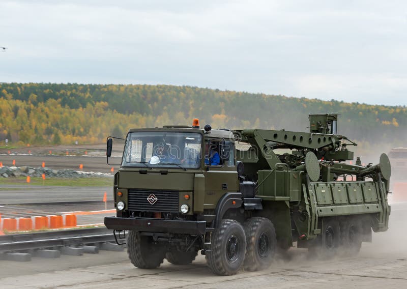 Comienzo 22T6 Del NPP De Transloader Del Misil Foto editorial - Imagen ...