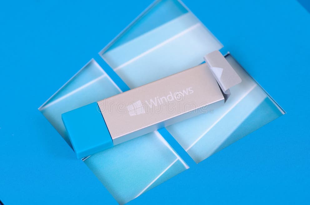 Commande D'instantané De Microsoft Windows 10 USB Photo éditorial - Image du hublots ...