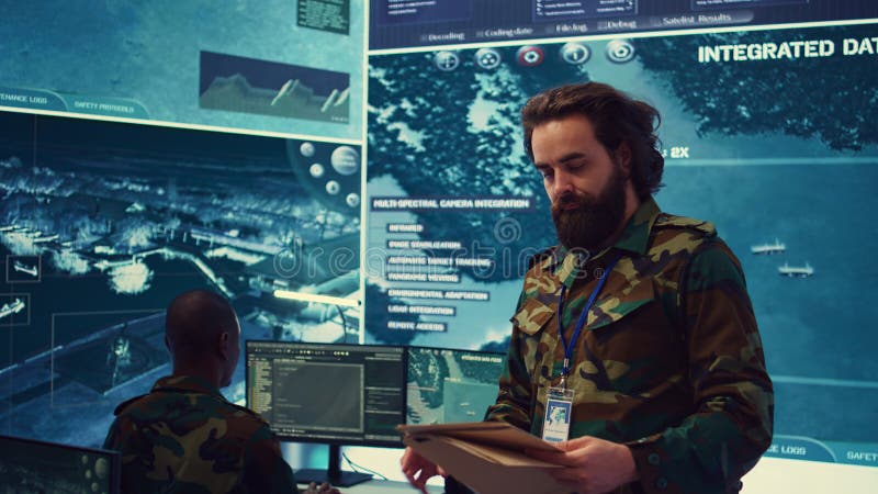 Commanding General of the Navy Division Reviews Warfare Information ...