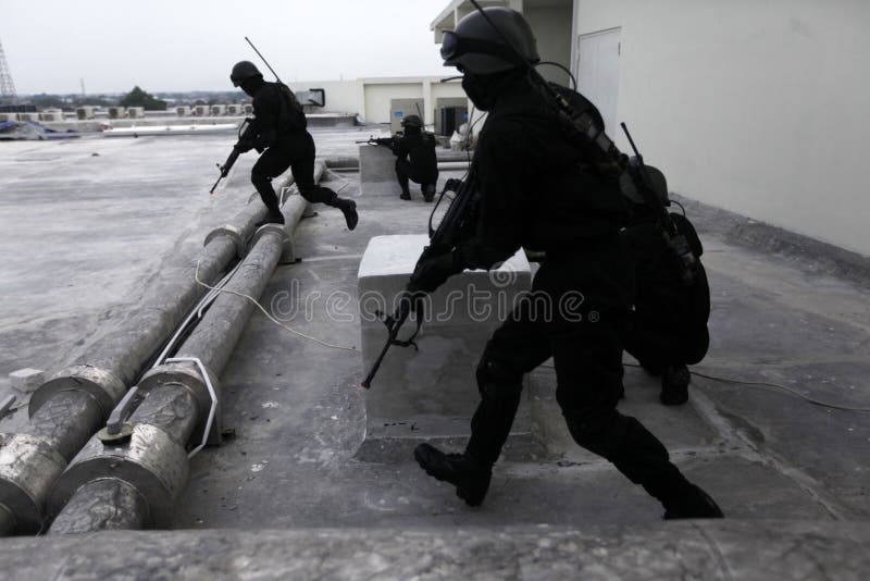 Commando raid drills editorial photography. Image of raid - 62874612