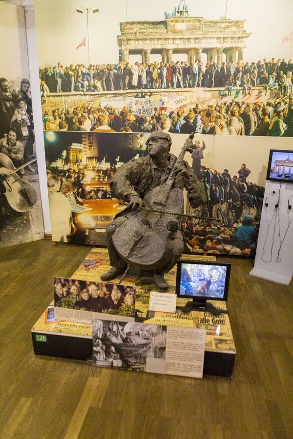 Commemorative Statue of John Coleman Essendon Bombers Legend Marking ...