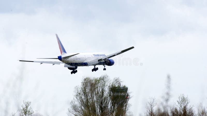 Commercial airplane flying editorial image. Image of airlines - 87982495