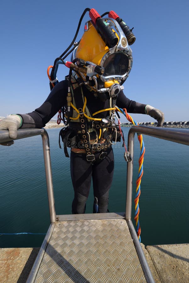 50+ Commercial diver Free Stock Photos - StockFreeImages