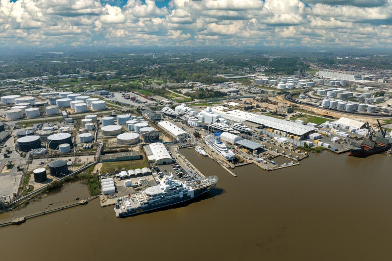 Commercial Shipyard Dock for Luxury Sea Yachts Manufacturing ...