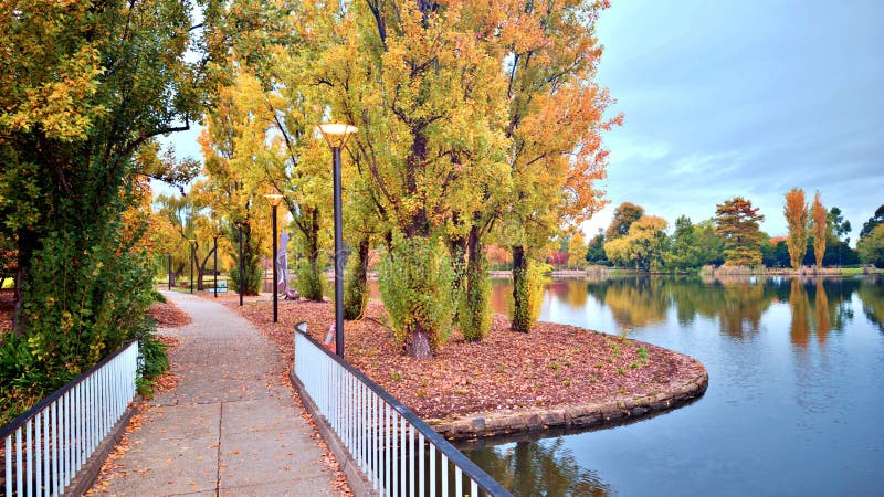 Commonwealth Park Walkway Bridge Dawn Canberra Australia Stock Photos ...