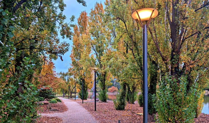Commonwealth Park Walkway Dawn Canberra Australia Stock Photos - Free ...
