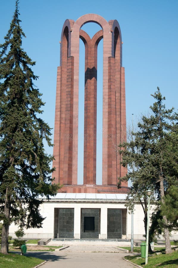 Communist heroes monument editorial image. Image of communist - 51939315