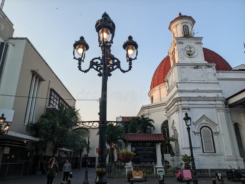 The Community is Active in the Tourist Area of ??the Old City of ...