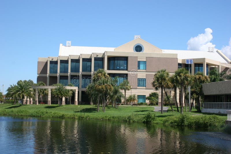 Community College in Florida Stock Image - Image of windows, lake: 8551325