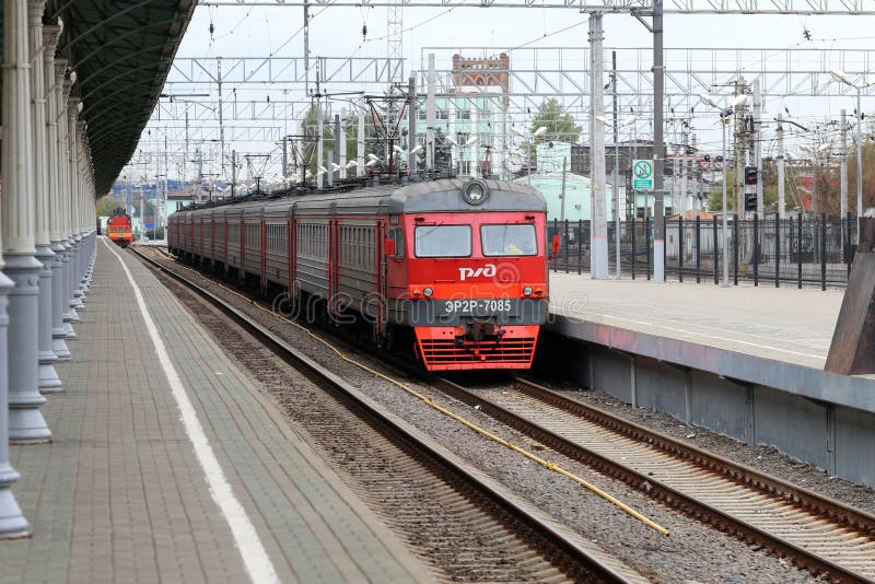 Commuter Train on the Central Railway Station Editorial Photo - Image ...