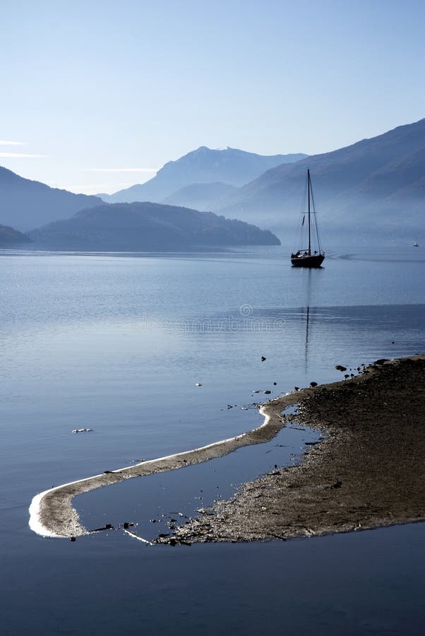 Como See - Italien stockbild. Bild von einsam, land, kreuzer - 12820705