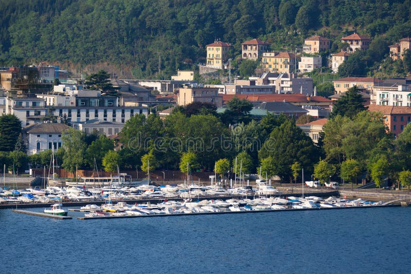 Como stad, Italien fotografering för bildbyråer. Bild av ytter - 54627531