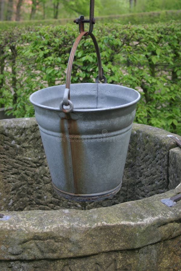 42,322 Balde De Agua Fotos - Libres de Derechos y Gratuitas de Dreamstime