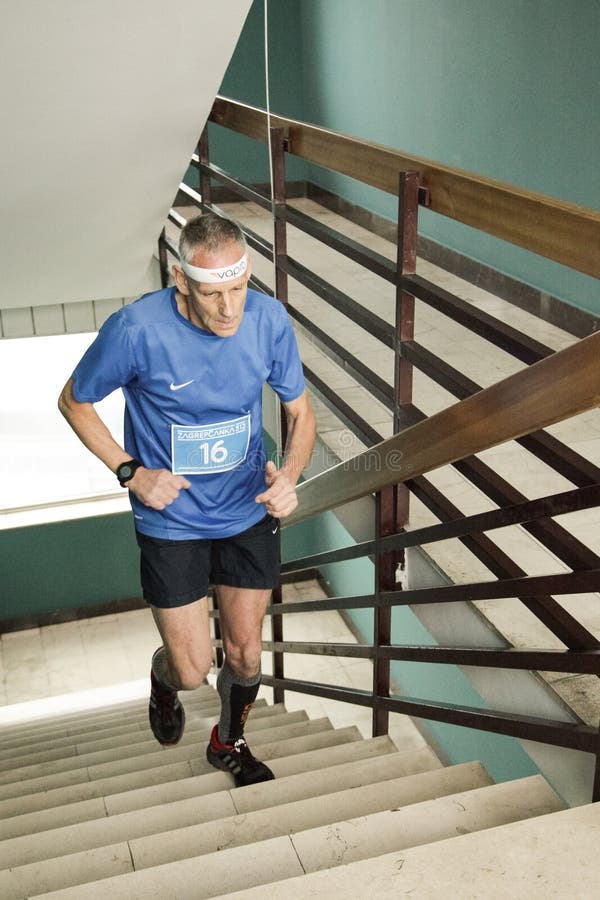 Competencia Zagrepcanka 512 De Towerrunning Imagen de archivo editorial ...