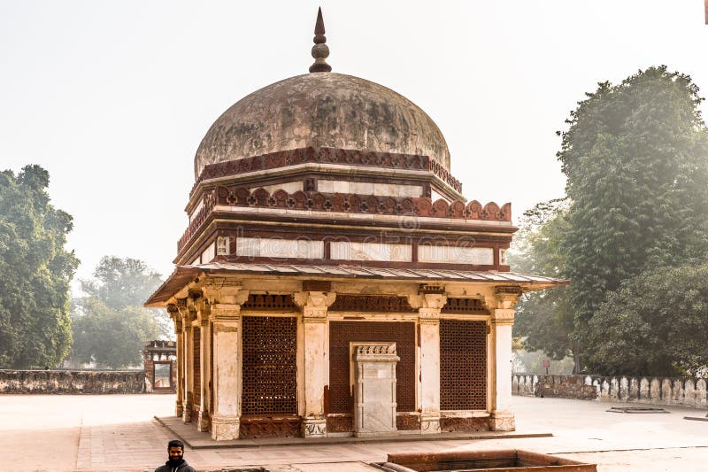 Complejo de Qutb (Qutub foto editorial. Imagen de turismo - 102444496