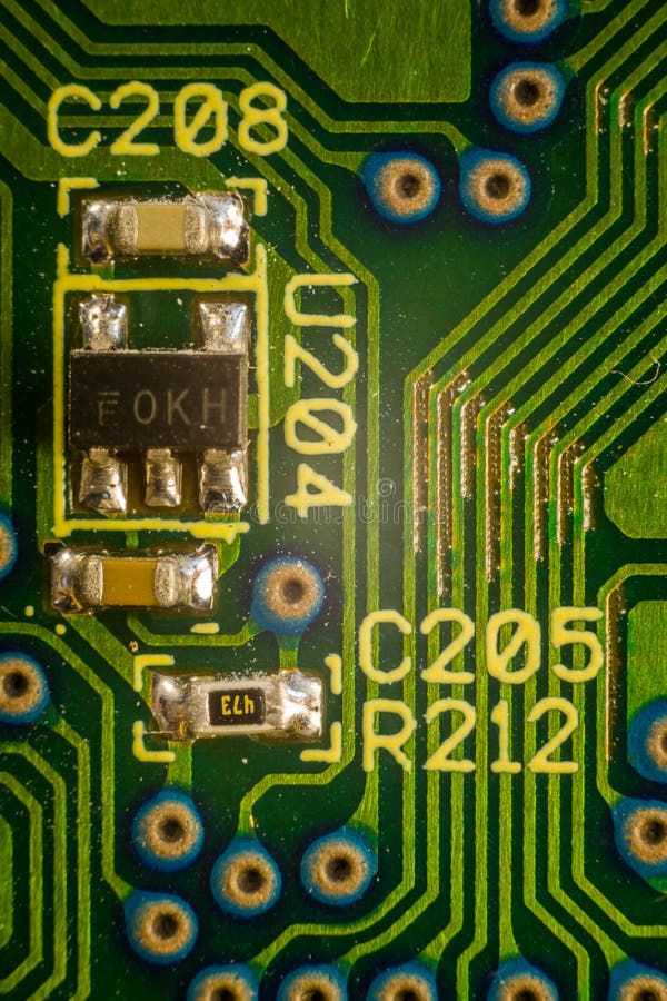Componentes de Smd no PWB foto de stock. Imagem de closeup - 94554826