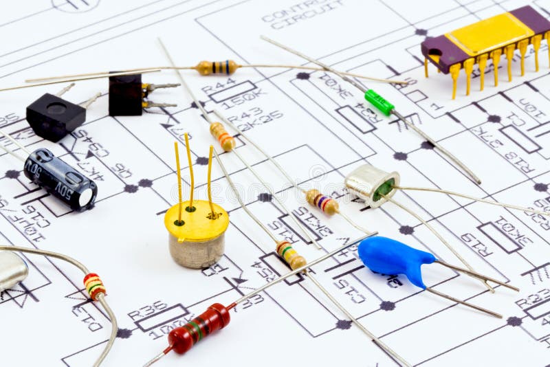 Componenti Elettronici Pronti Per L'assemblea Immagine Stock - Immagine ...
