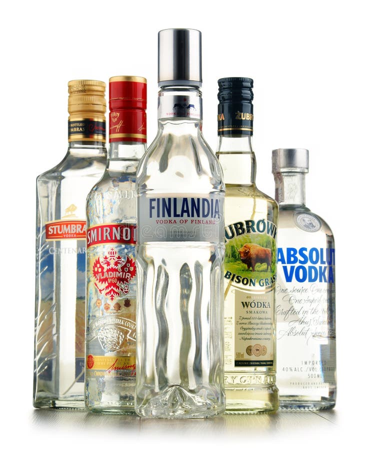 Composición Con Las Botellas De Vodka Imagen editorial - Imagen de ...