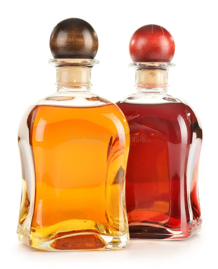 Composition Avec Des Bouteilles De Produits Alcooliques Assortis Photo ...