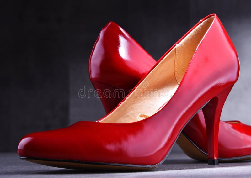 Composition Avec Une Paire De Chaussures Rouges De Talon Haut Photo ...