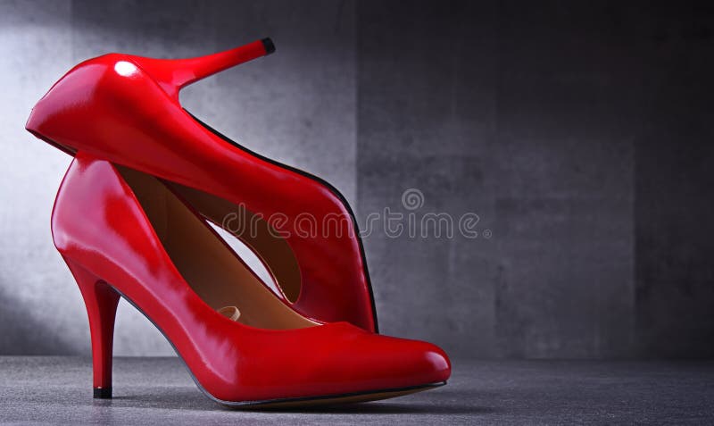 Composition Avec Une Paire De Chaussures Rouges De Talon Haut Photo ...