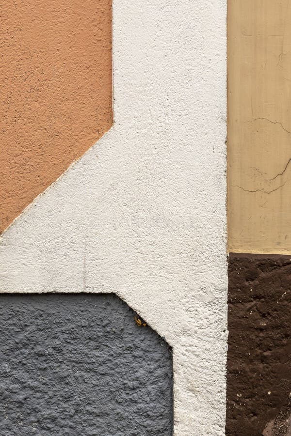 Composition of Symmetrical Geometric Patterns and Contrasting Colors on ...