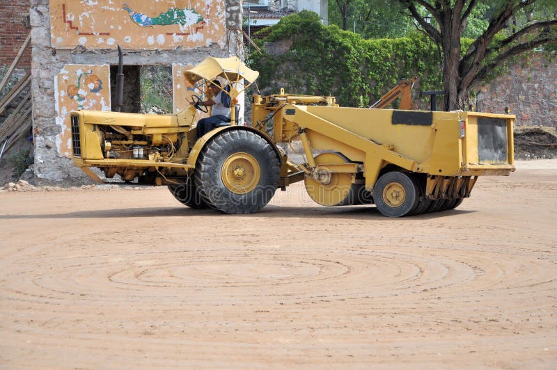 Compresor De La Construcción Foto de archivo - Imagen de maquinaria ...