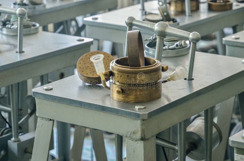 A Compression Device for the Study of Soils in the Laboratory Stock ...