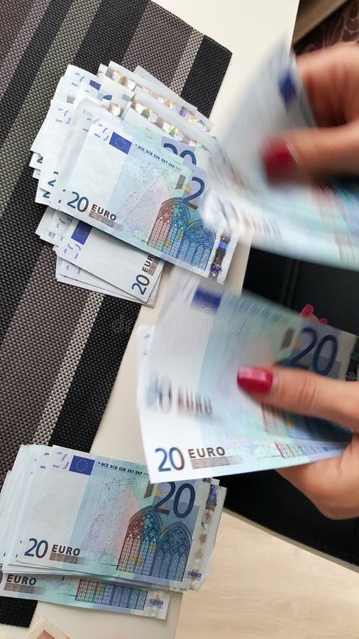 Compte De L Argent Comptant Photos Stock - Téléchargez 3,694 Photos ...
