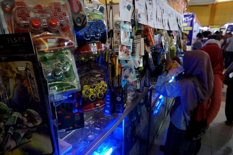 Computer accessories editorial stock image. Image of central - 63545219