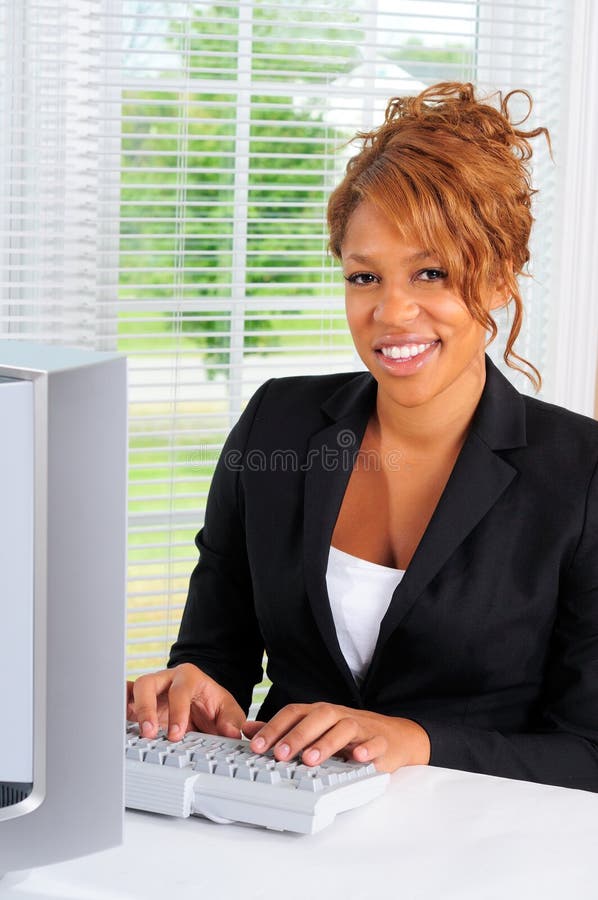 Computer-Arbeit stockfoto. Bild von tastatur, gesessen - 20877002