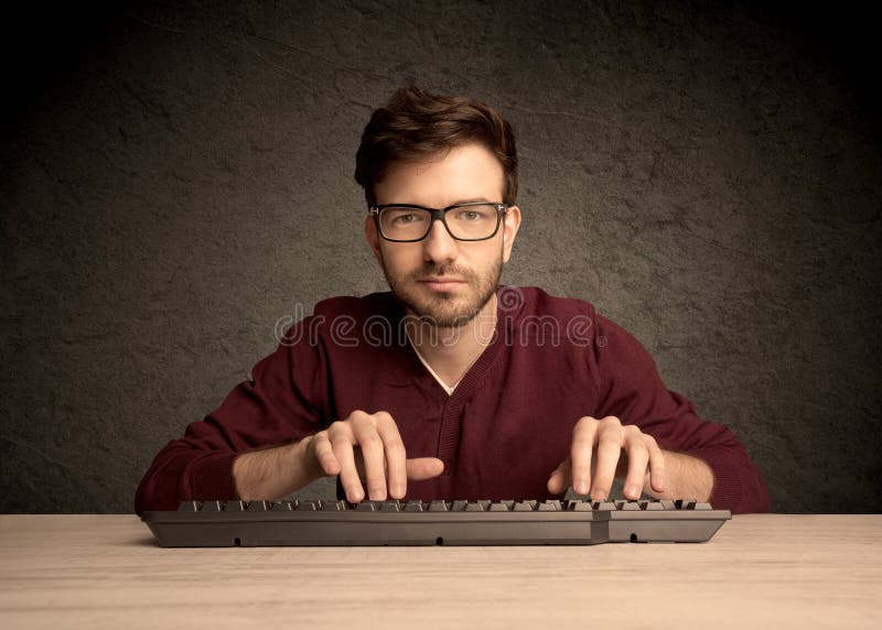 Computer Die Geek Op Toetsenbord Typen Stock Afbeelding - Image of ...