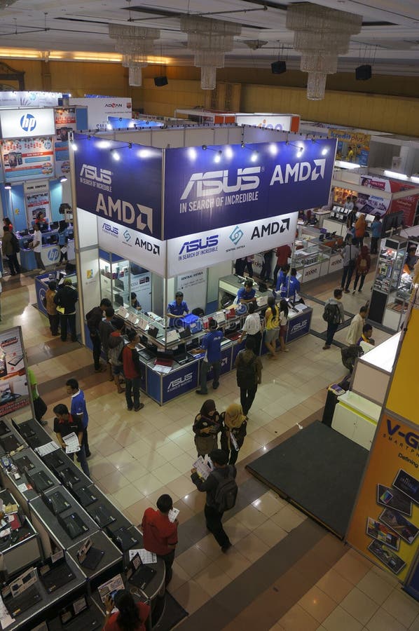 Computer exhibition editorial photography. Image of types - 47685542