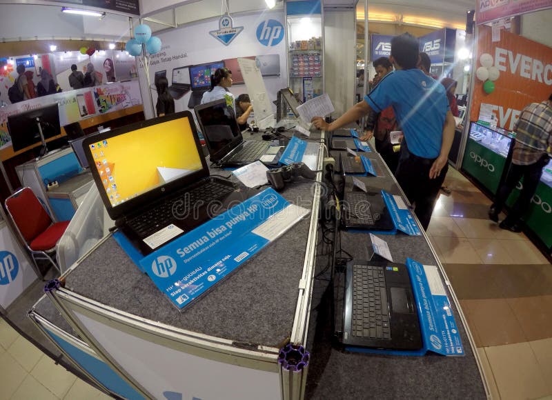 Computer exhibition editorial photography. Image of types - 47685542