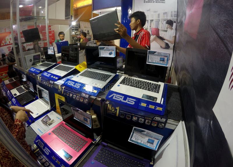 Computer exhibition editorial image. Image of exhibition - 47685615