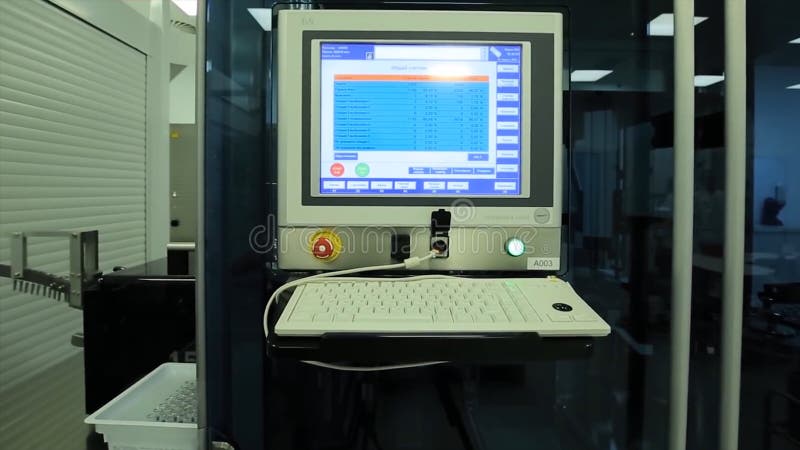 Computer Im Labor Oder in Der Manufaktur Biochemischer Analysator Und ...