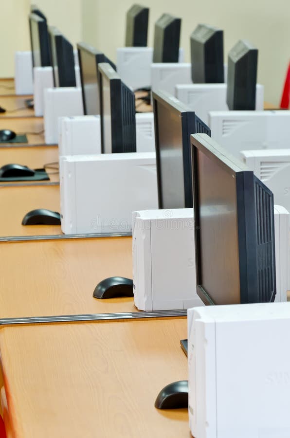 Computerraum stockbild. Bild von treffen, mode, bruch - 13569351