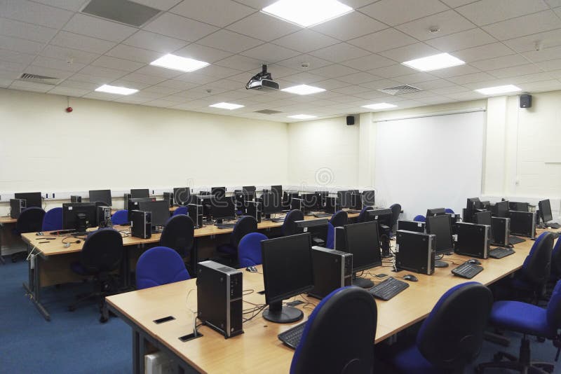 Computer-Labor stockfoto. Bild von dunkel, überwachungsgerät - 49354872