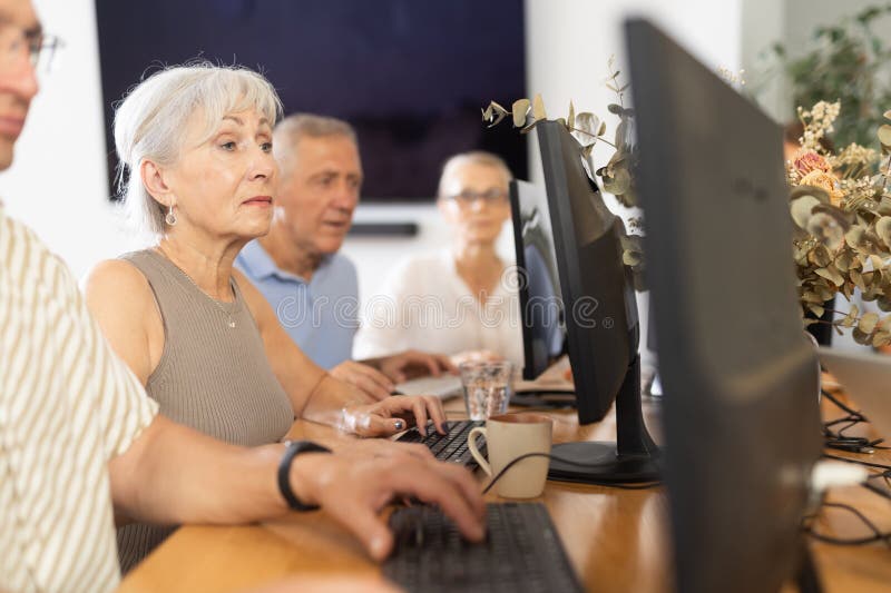 Computer Lessons For Seniors