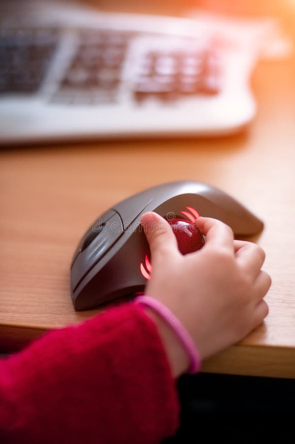 Computer Mouse, Hand, Touch, Control, Internet, Child, Danger ...
