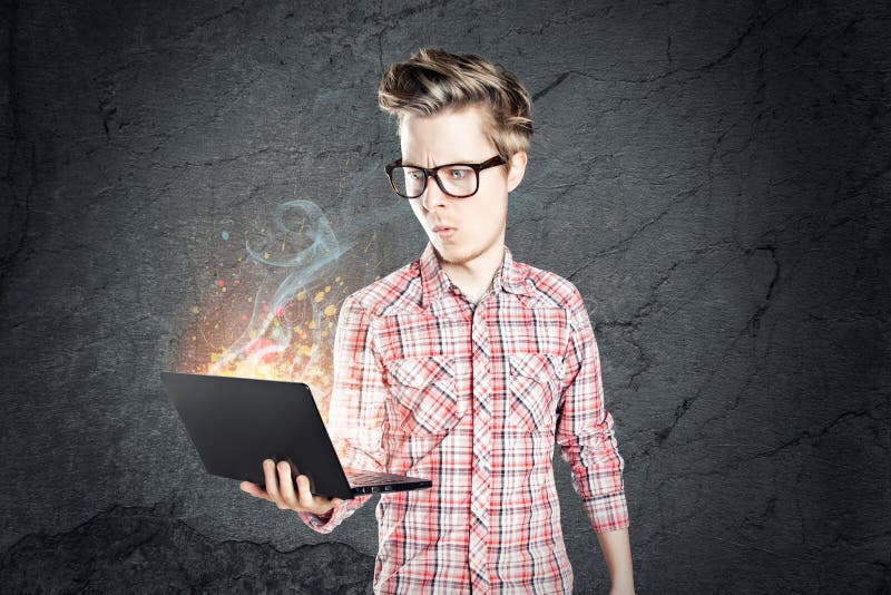 It Computer Nerd Creatief Tiener Millenial Portret Binnen Grappige ...