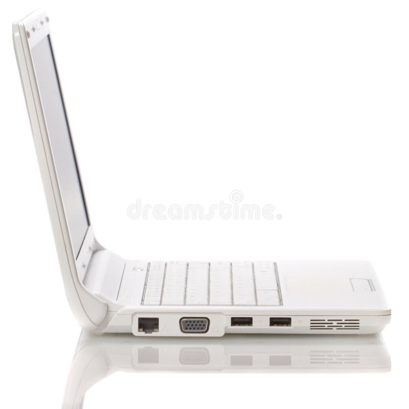 Computer Portatile Aperto Di Bianco Con Lo Schermo Nero Immagine Stock ...