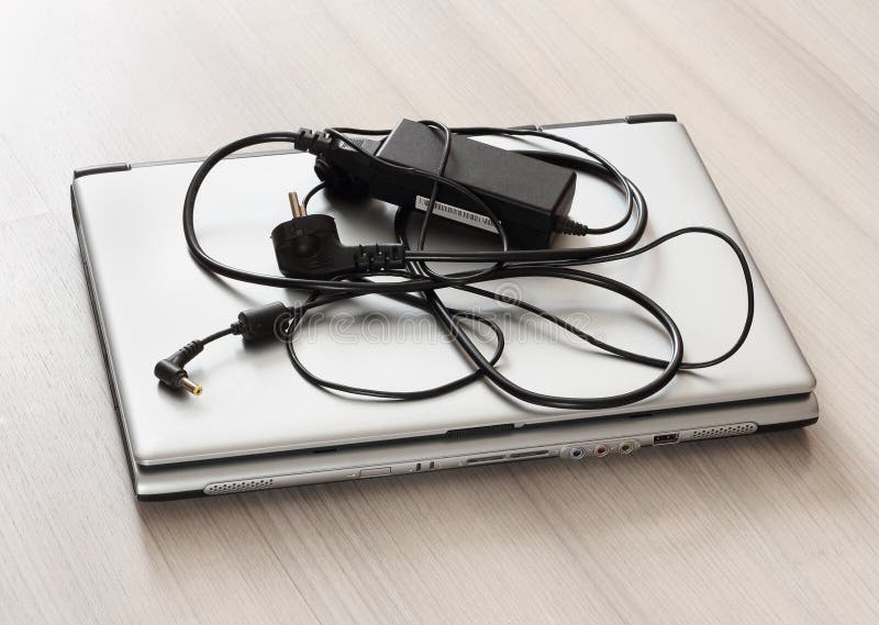 Computer Portatile Chiuso Immagine. Immagine: 84958613