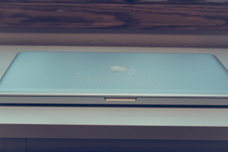 Computer Portatile Chiuso Immagine. Immagine: 84958613