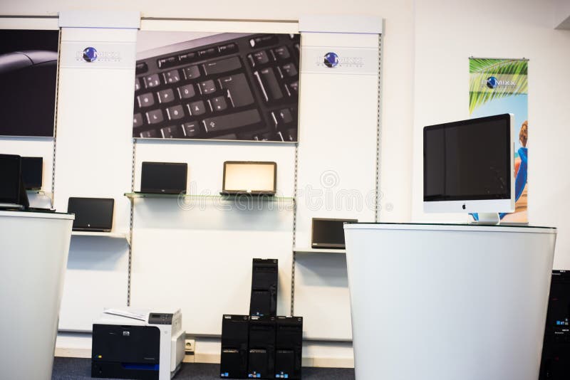Computer Shop editorial stock photo. Image of monitors - 70038748