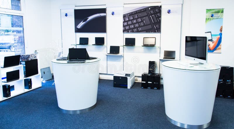 Computer Shop of Hardware and Software Editorial Photo - Image of ...