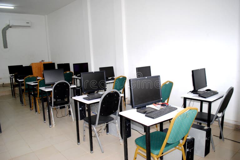 COMPUTER TRAINING ROOM stock image. Image of software - 90814135