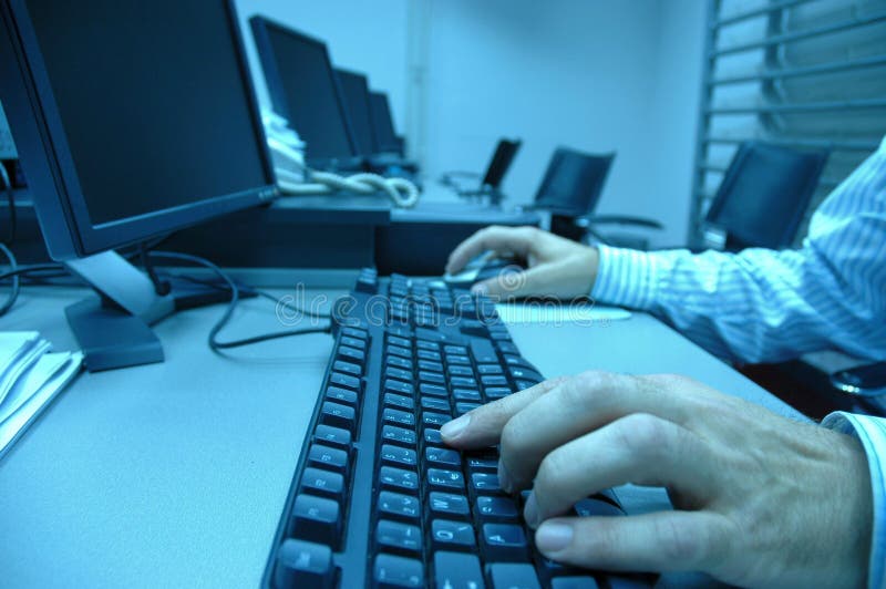 Computerraum stockbild. Bild von computerraum - 2546725