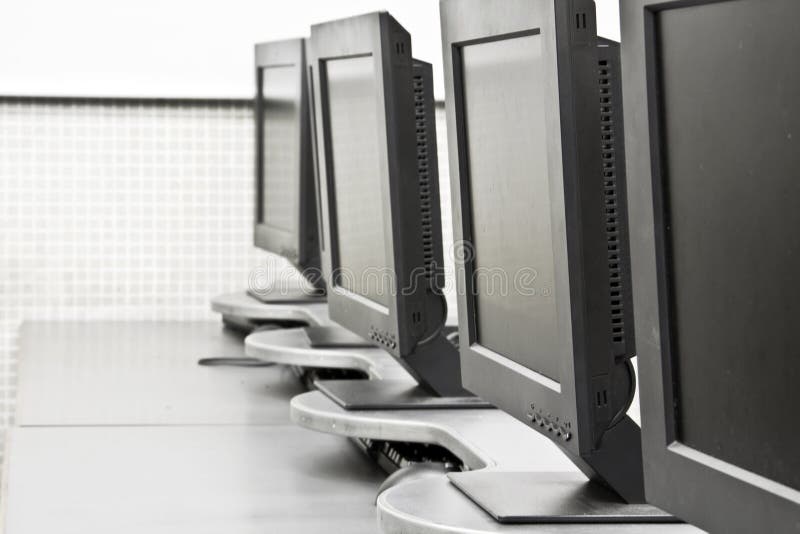 Computerraum stockbild. Bild von ausbildung, kategorie - 19031369